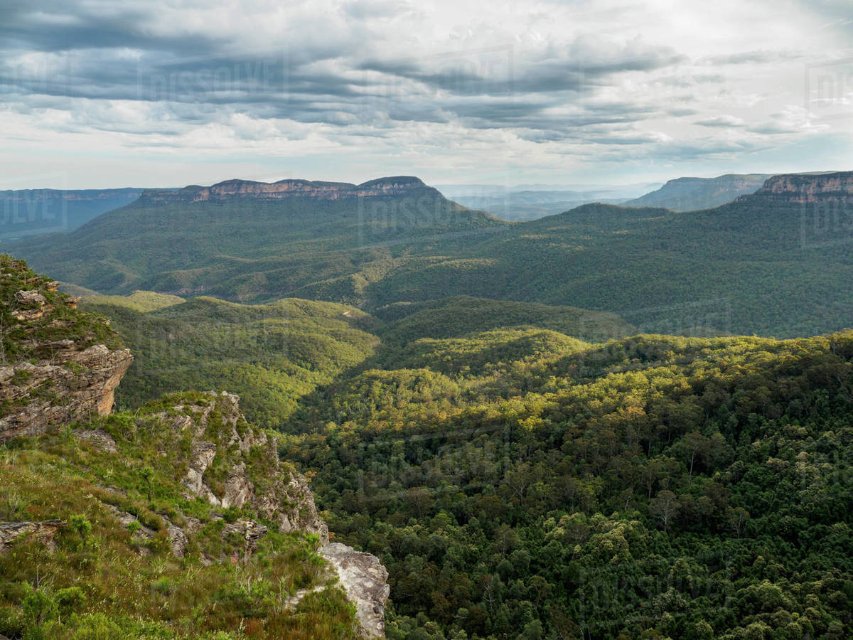 Australia, New South Wales, Jamison Valley, Storm clouds above Blue ...