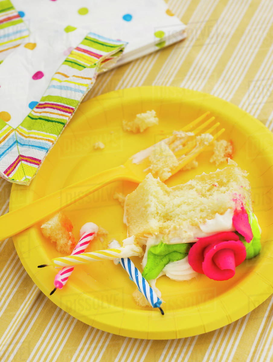 Plate with cake leftovers - Stock Photo - Dissolve