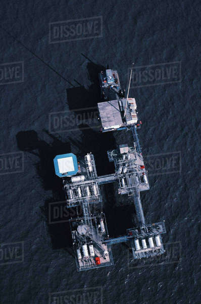 Aerial view of oil rig platform in the Gulf of Mexico - Royalty-free ...