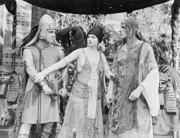 Power play - Royalty-free Stock Photo | Dissolve