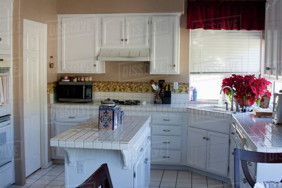 Average white kitchen - Royalty-free Stock Photo | Dissolve