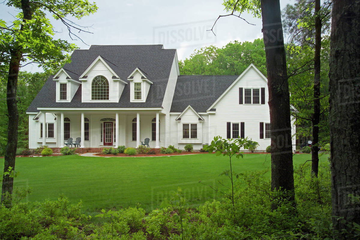 Exterior of a single family home with lawn in yard - Royalty-free Stock ...