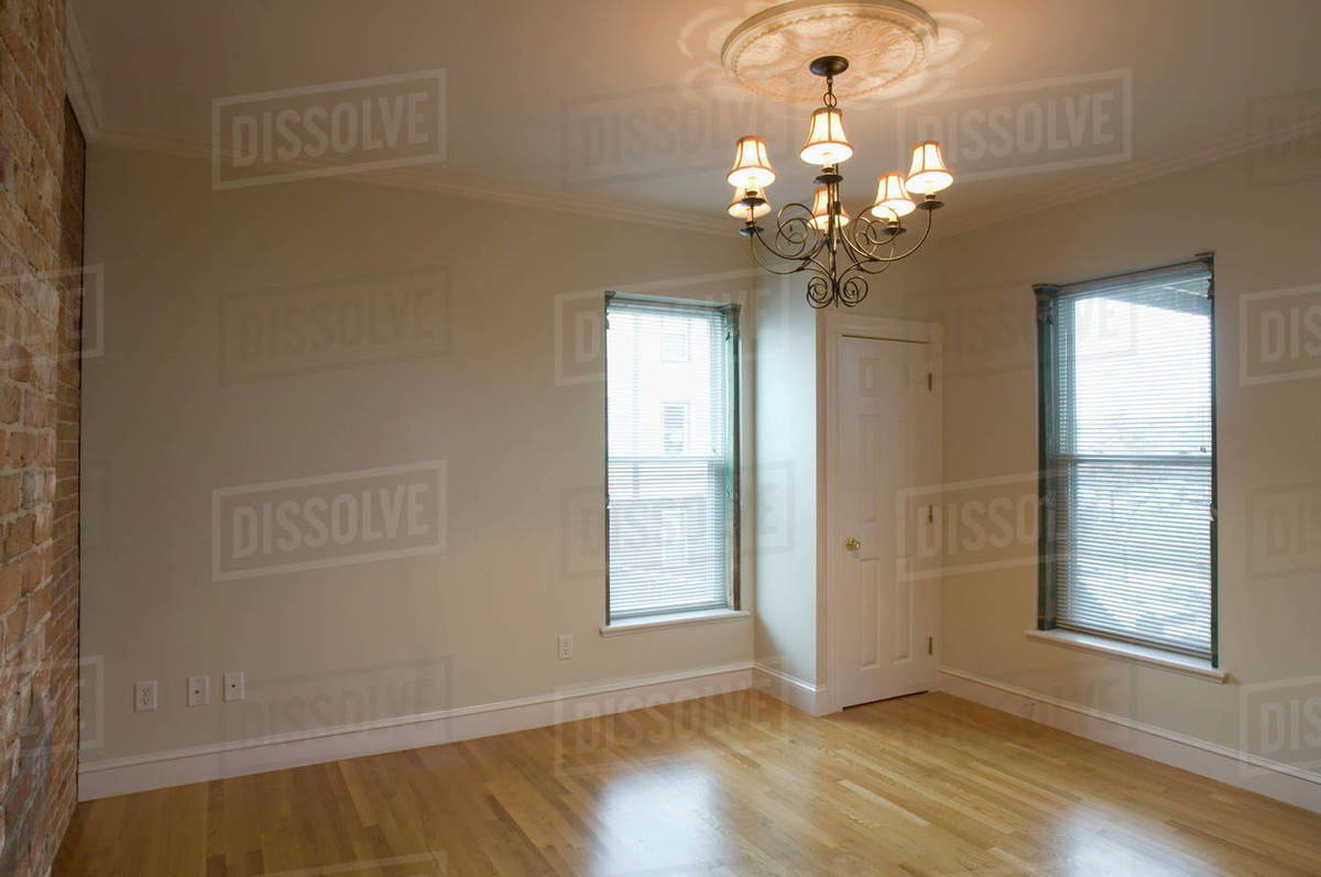 Empty room in apartment with hardwood floor - Royalty-free Stock Photo ...