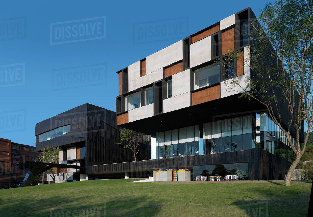 Front exterior modern building with geometric shapes - Royalty-free ...