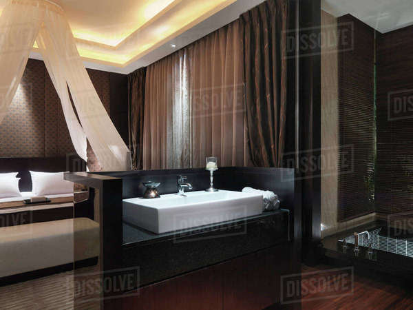 Sink in modern bedroom - Royalty-free Stock Photo | Dissolve
