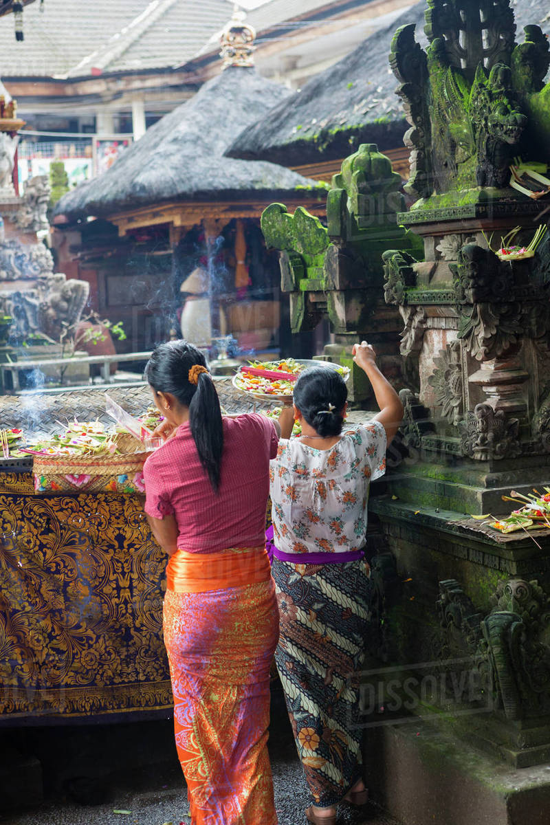 Women preparing Hindu celebration, Ubud, Bali, Indonesia - Royalty-free ...