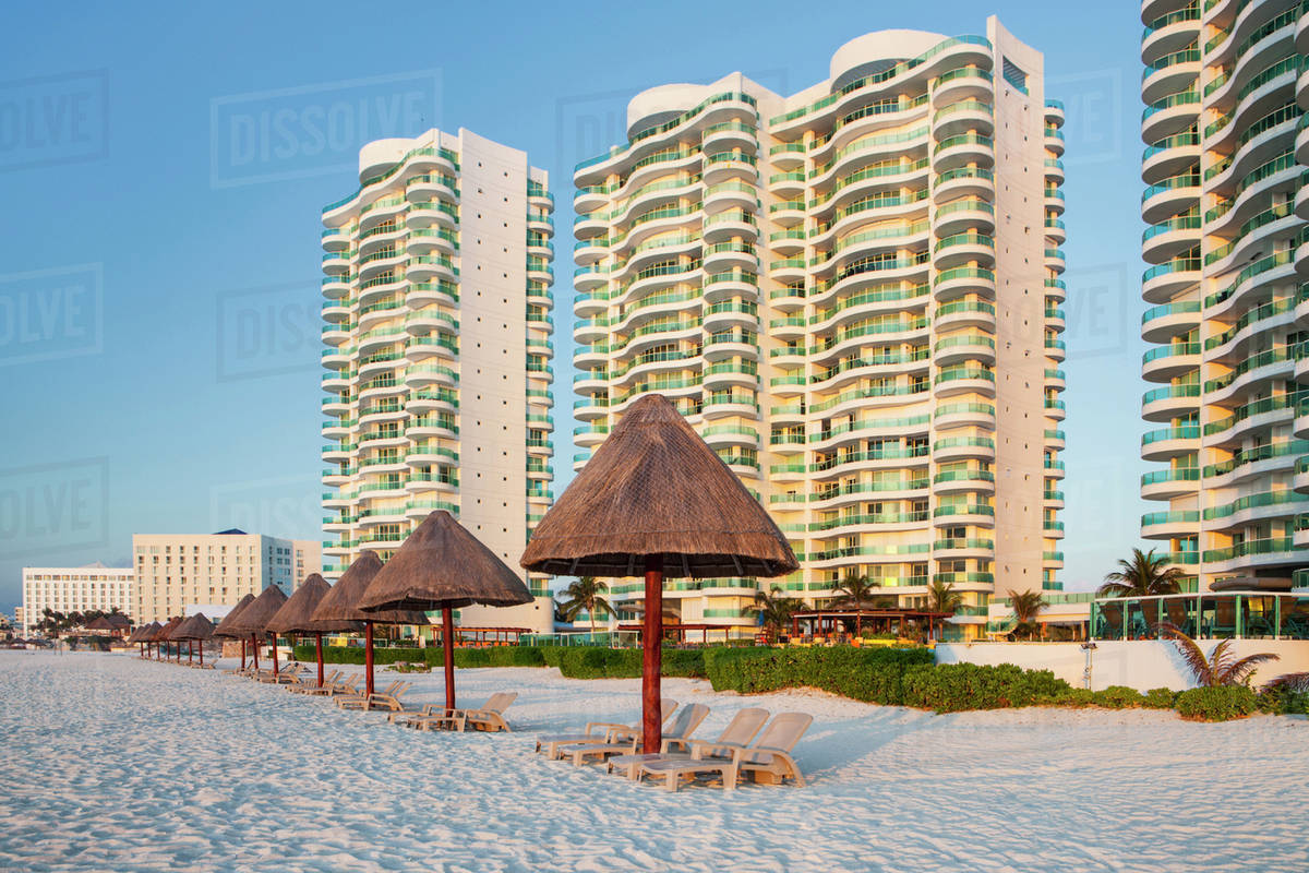 Playa Chac Mool in the hotel zone, on the beach at Cancun resort ...