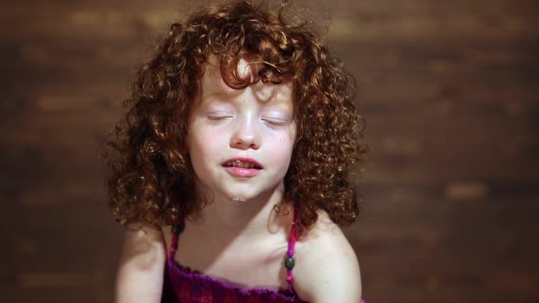 Close up of Caucasian girl shaking and nodding head - HD Royalty-free ...