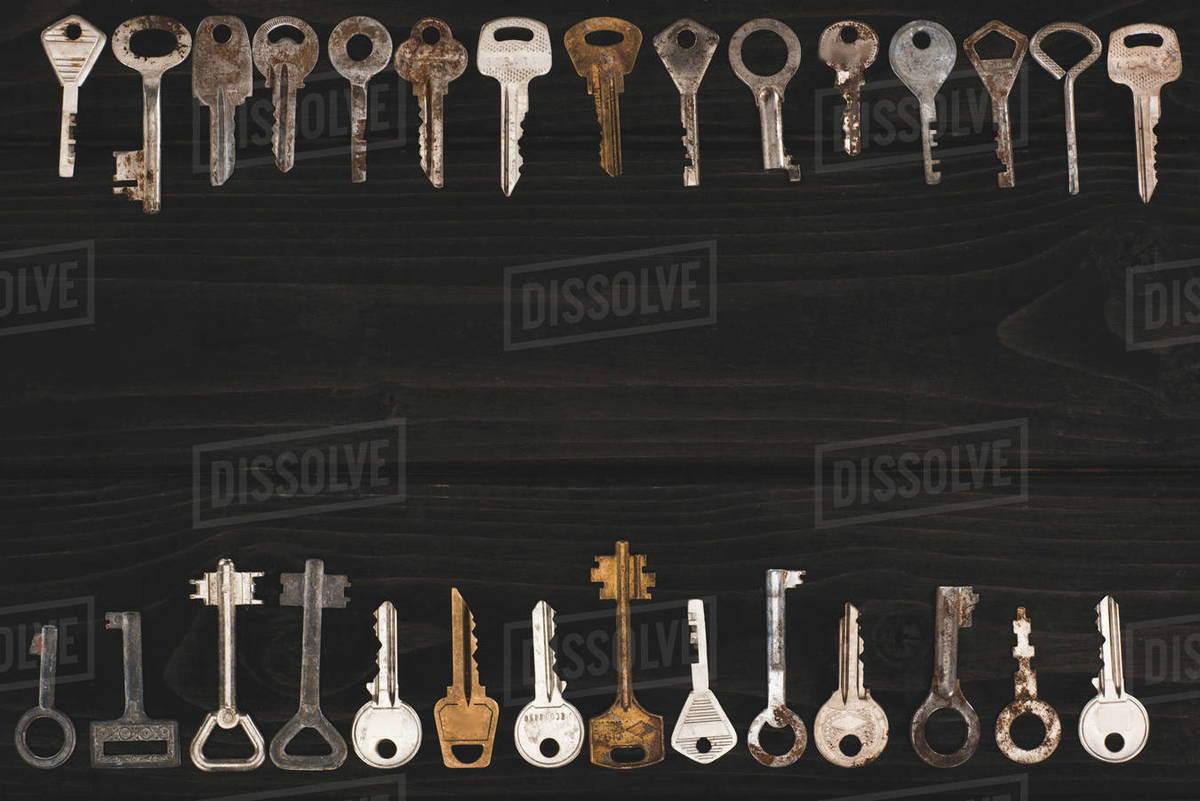 top view of vintage keys frame isolated on black - Royalty-free Stock ...