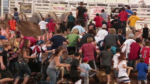 Crowd people obstacle course slow. Juab County extreme enduro. - Stock ...