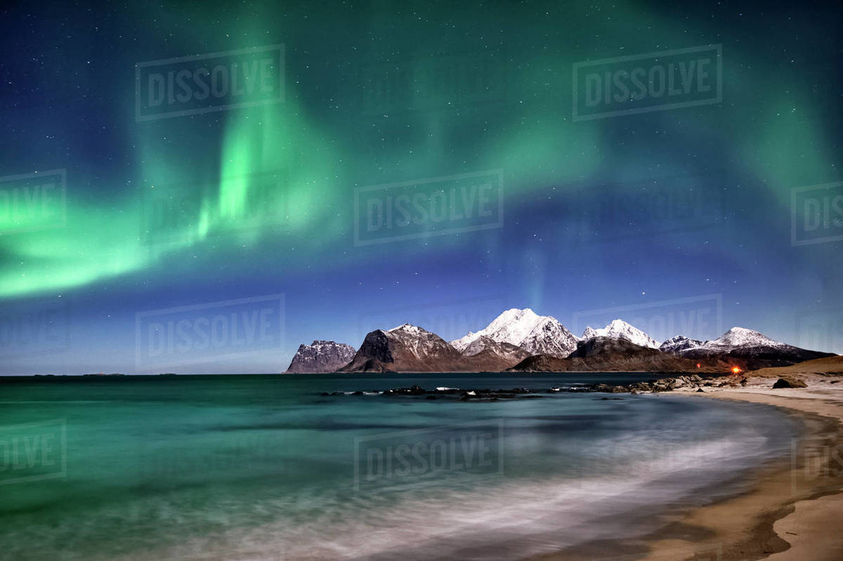 Northern lights at Stor Sandnes beach, Flakstad, Lofoten, Nordland ...