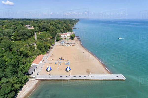 Aerial view of Glencoe Beach along the Lake Michigan shoreline in ...