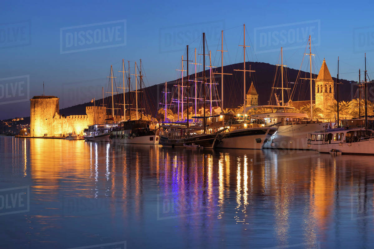 Sea Front Harbour and Kamerlengo Fortress, Old Town of Trogir, UNESCO ...