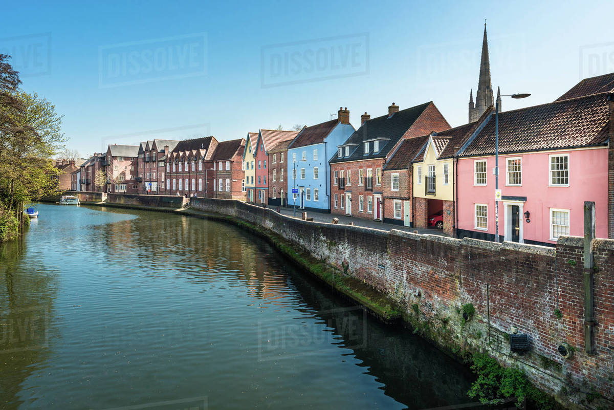 Colourful houses on the Quayside along the River Wensum, Norwich ...