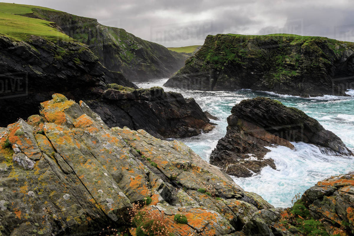 Ketla Ness peninsula, Fugla Stack, dramatic coast, cliffs, clouds ...