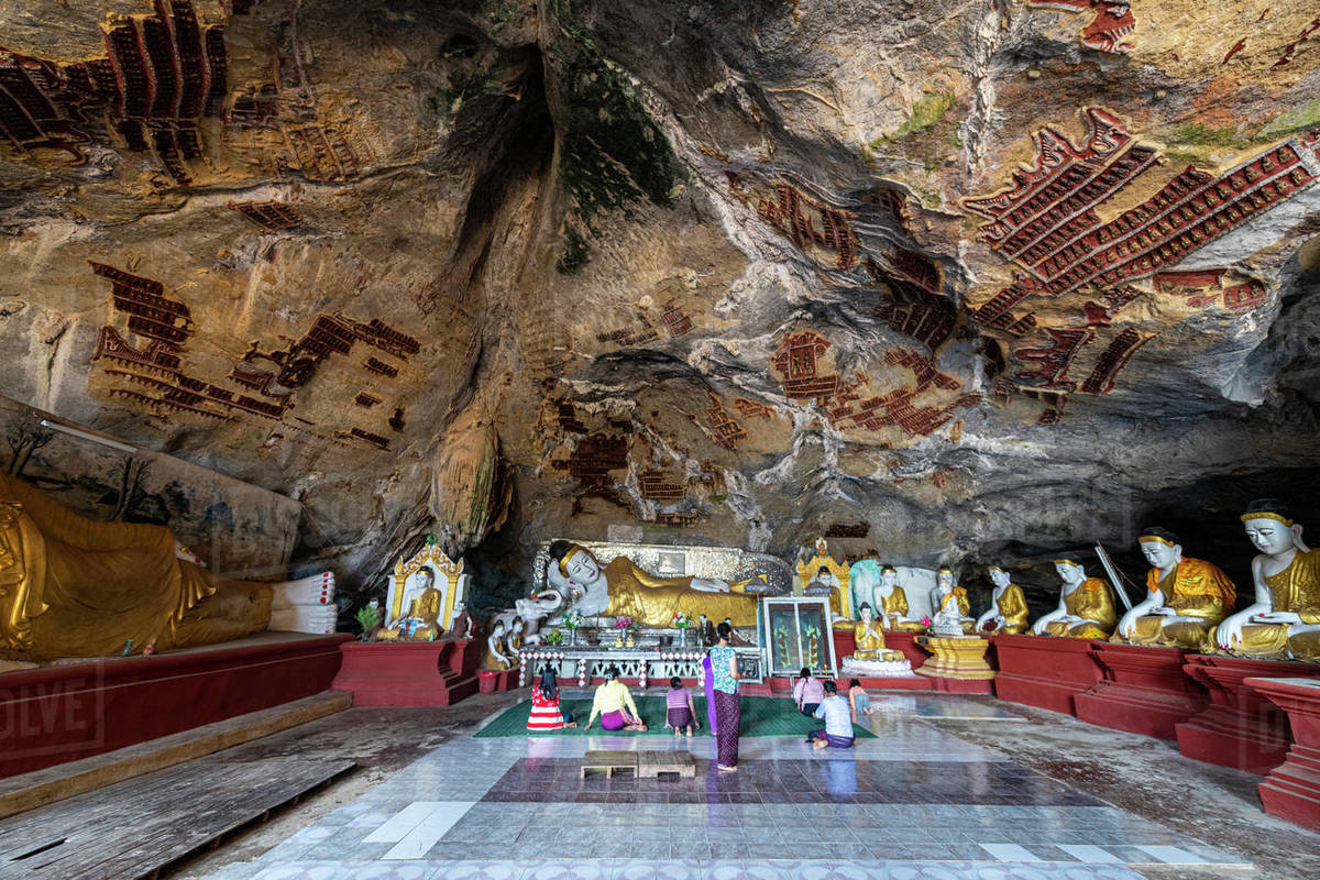 Cave filled with buddhas, Kawgun Cave, Hpa-An, Kayin state, Myanmar ...