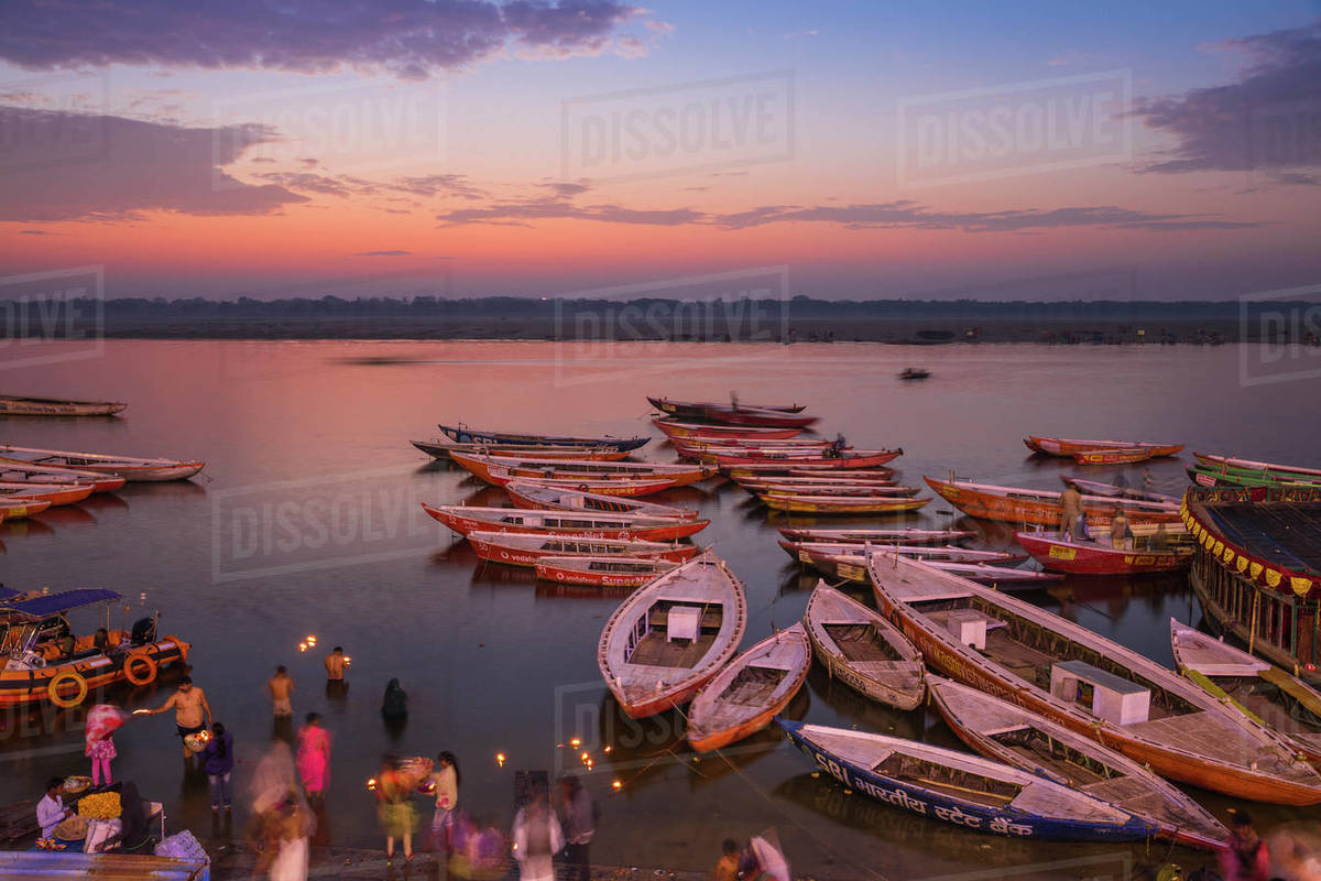 Dashashwamedh Ghat, the main ghat on the Ganges River, Varanasi, Uttar ...