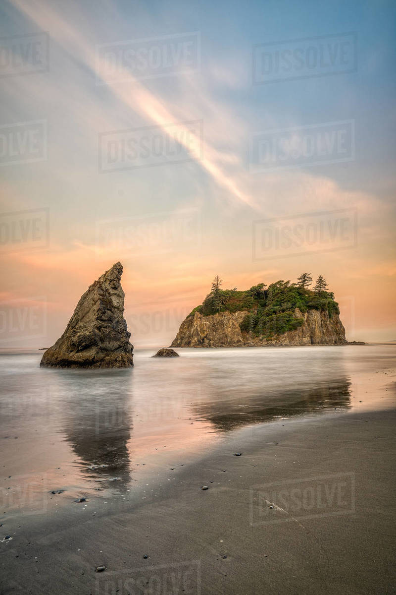 Sunrise at Ruby Beach in Olympic National Park, UNESCO World Heritage ...