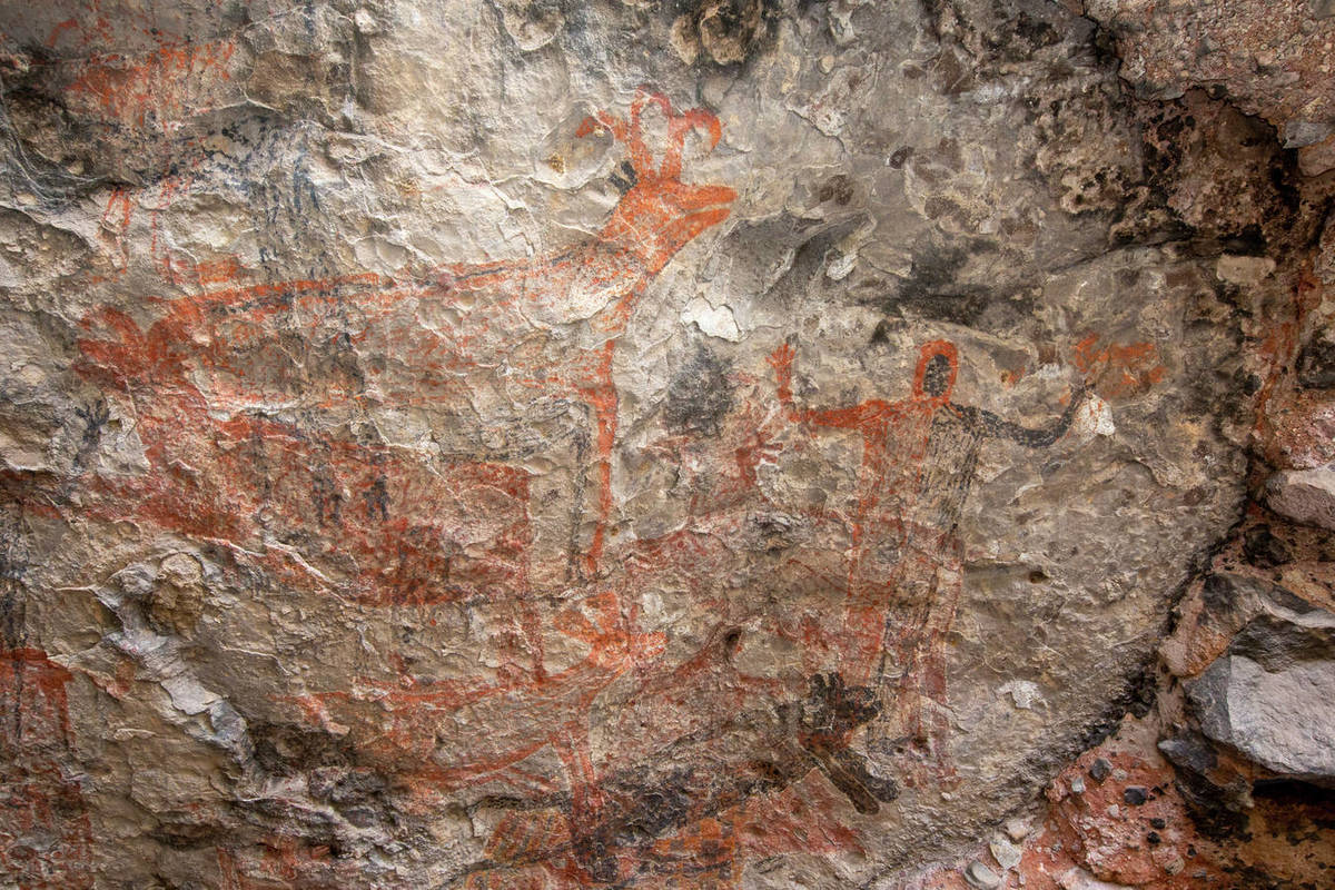 Rock art pictographs of the Cochimi people, Cueva del Raton, UNESCO ...