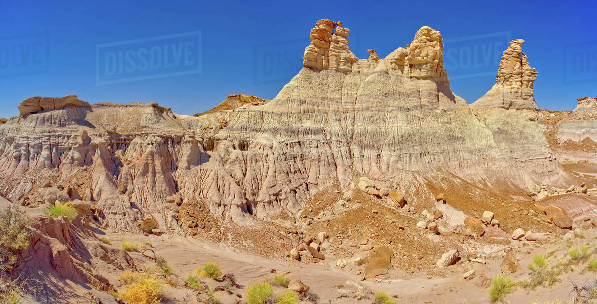 Panorama of three hoodoos shaped like kings, on the edge of the Blue ...