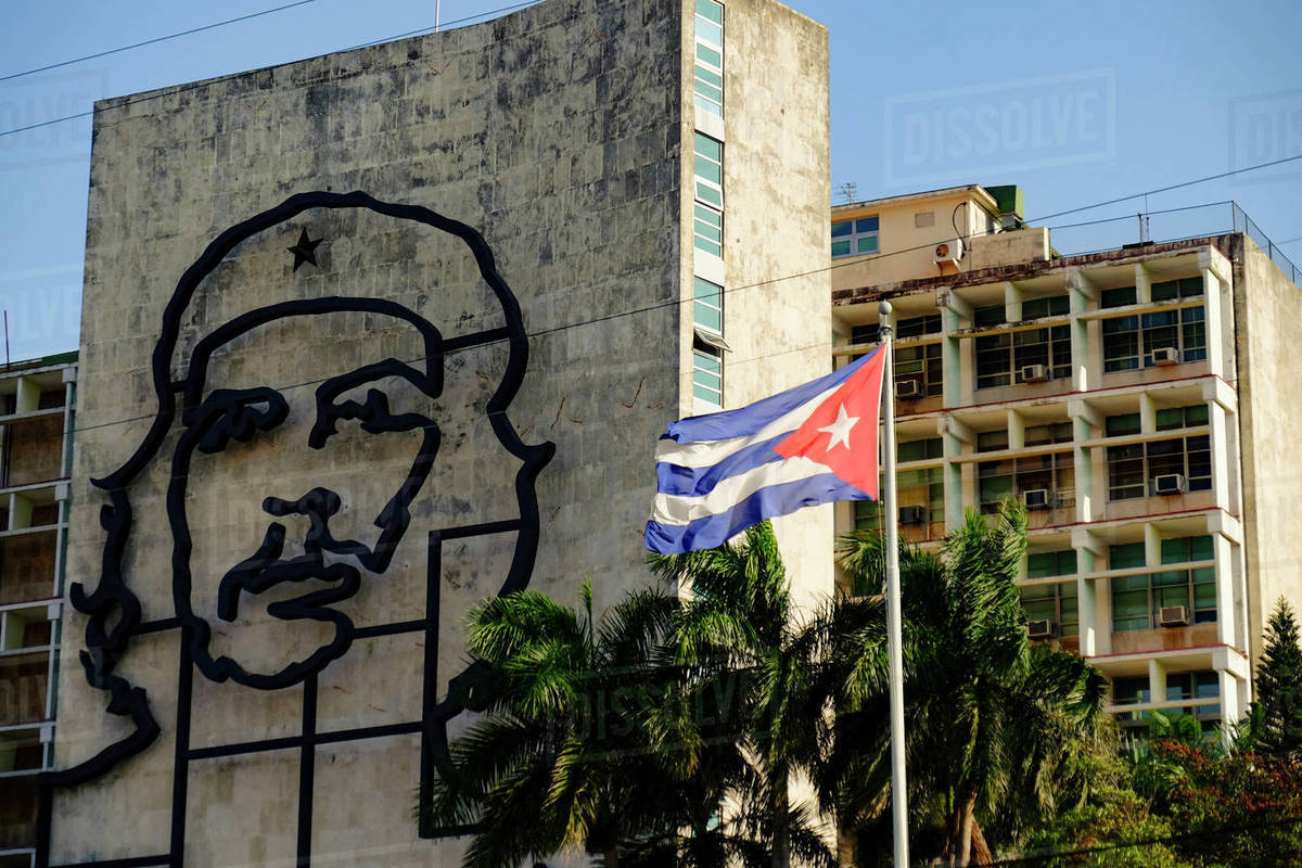 Giant sculpture of Che Guevara in Plaza De La Revolucion (Revolution ...
