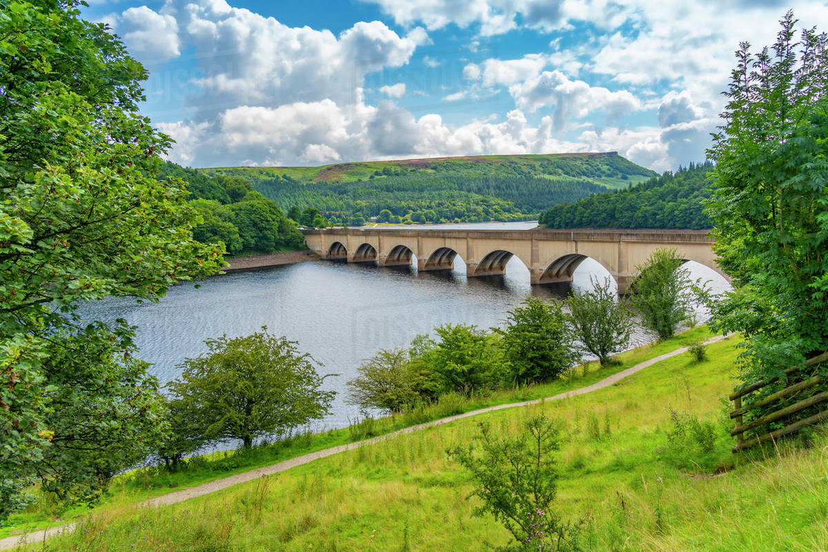 View of Ladybower Reservoir and Baslow Edge in the distance, Peak ...