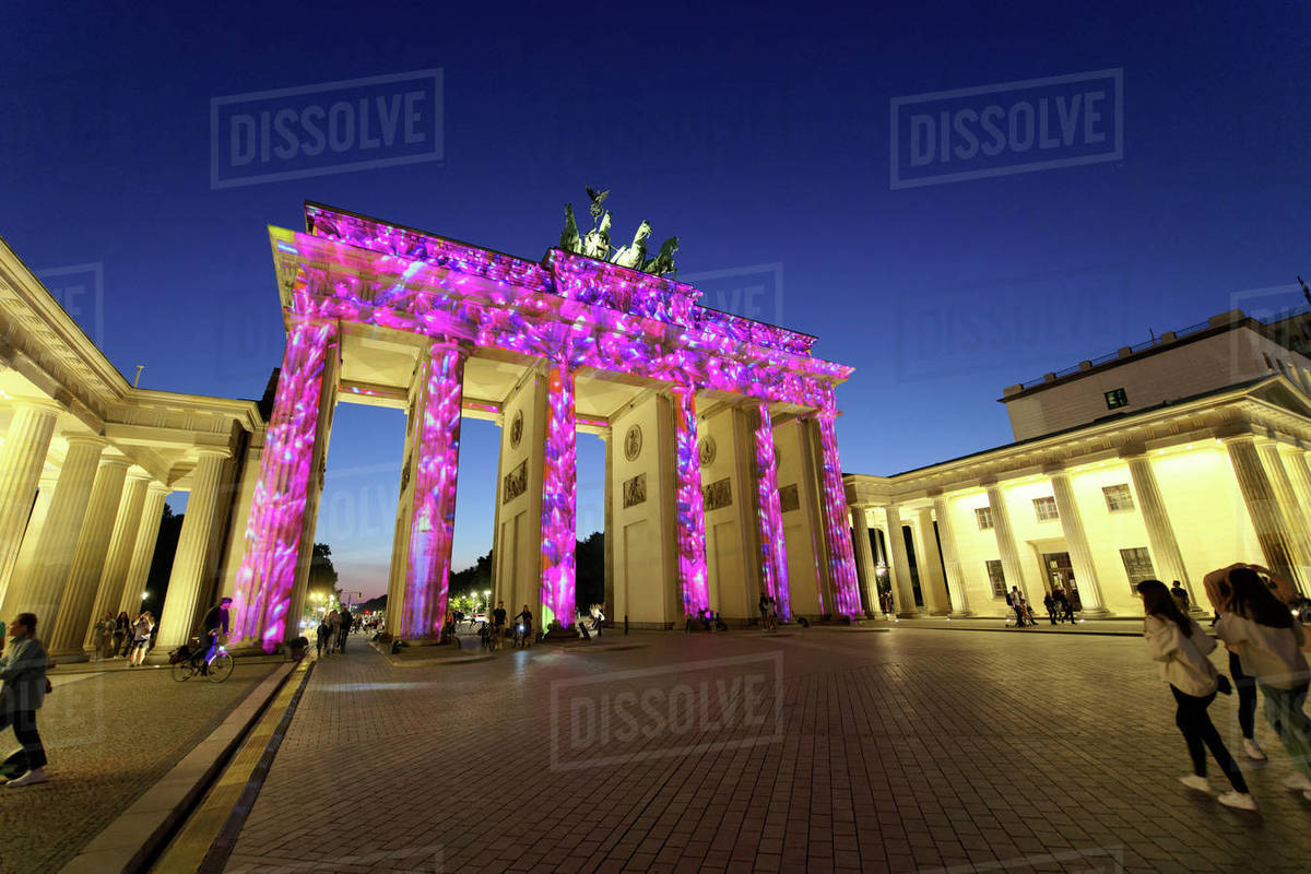 Brandenburg Gate during the Festival of Lights, Pariser Square, Unter ...