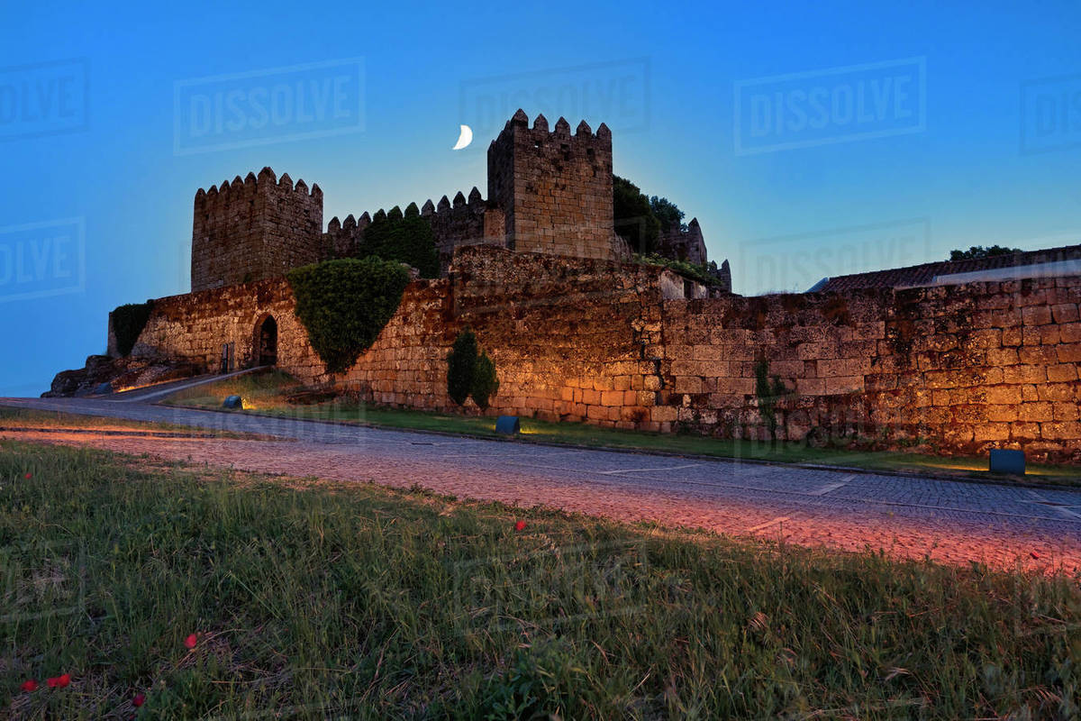 Treason's Gate and ramparts at twilight, Trancoso Castle, Serra da ...