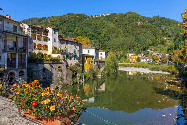 Ponte a Serraglio, bridge, Bagni di Lucca, River Lima, Tuscany, Italy ...