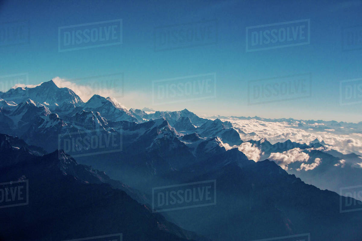 View of the skyline of Mount Everest and the Himalayas, Nepal, Asia ...