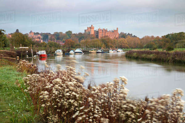 Arundel Castle on the River Arun at sunrise in autumn, Arundel, West ...