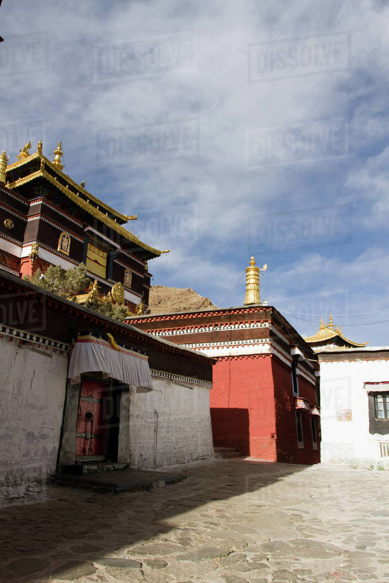 Temple of Tashi Lhunpo Monastery, Shigatse, Tibet, China, Asia ...