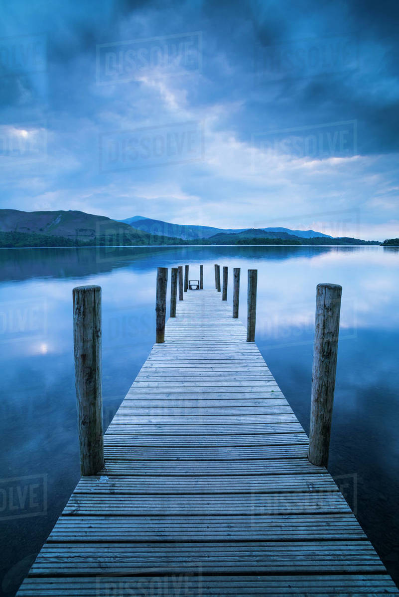 Pier at Derwent Water (Derwentwater) at sunset, Lake District National ...