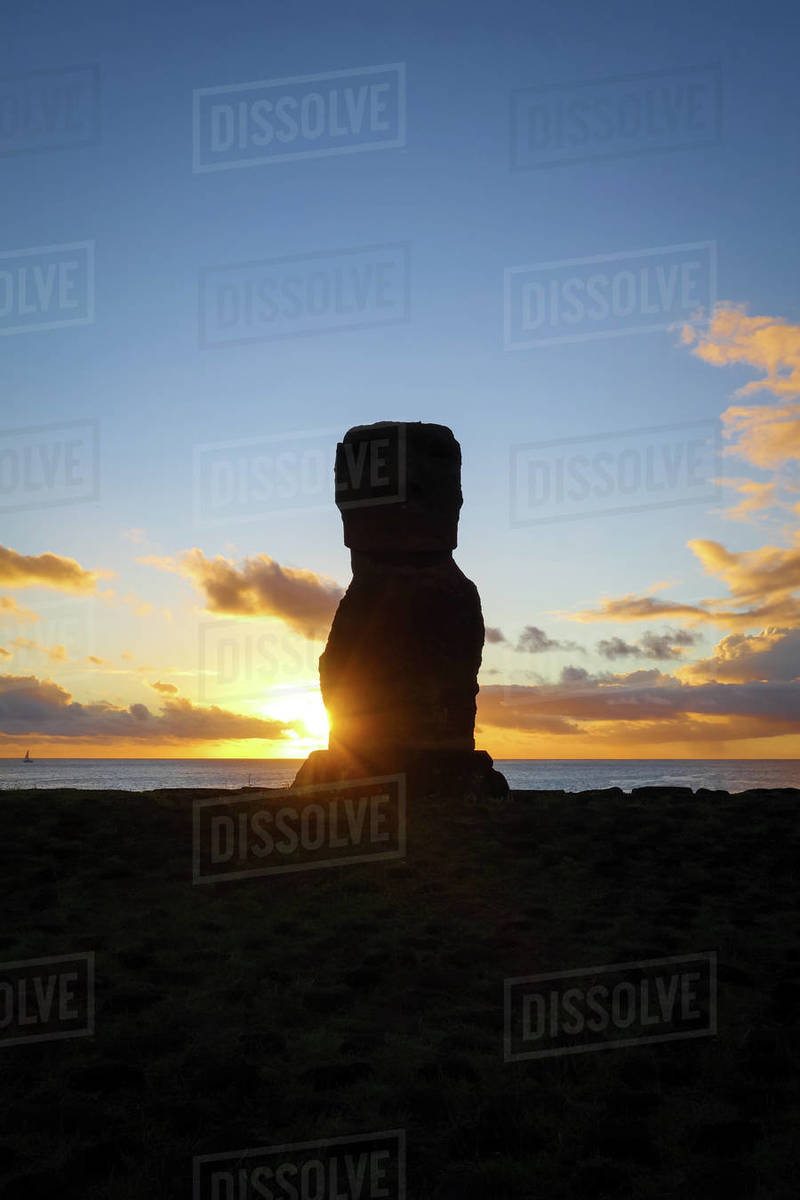 Moai statue ahu akapu at sunset, easter island, Chile - Royalty-free ...