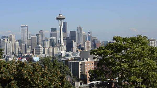 Seattle, Washington skyline from Queen Anne's Hill with Mt Rainier ...
