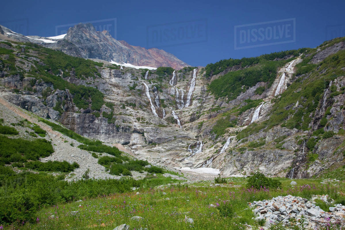 USA, Washington, North Cascades National Park, Horseshoe Basin, with ...