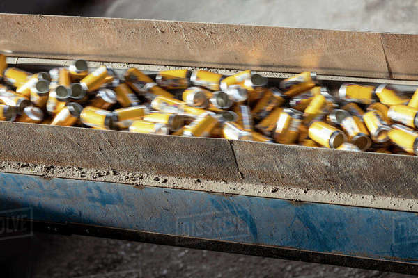 Processing clean aluminum cans in aluminum can recycling factory ...