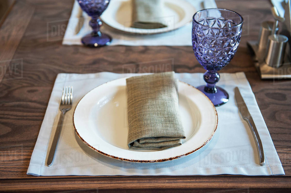 Empty luxury dish on table in restaurant. - Royalty-free Stock Photo ...