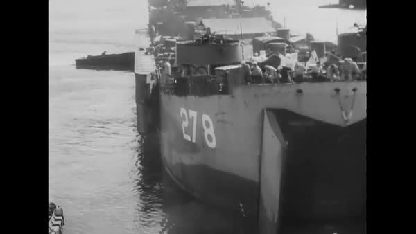 Marines load equipment at Pavuvu for Palau invasion, World War II 1944 ...