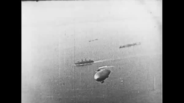 1918 - US Navy blimps fly over New York Harbor and city skyscrapers ...