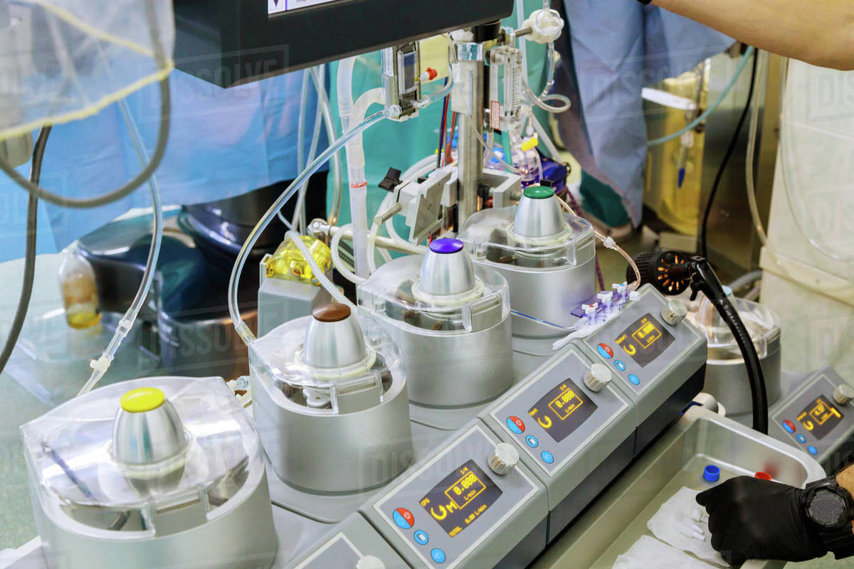 Artificial blood circulation apparatus during in the heart surgery ...