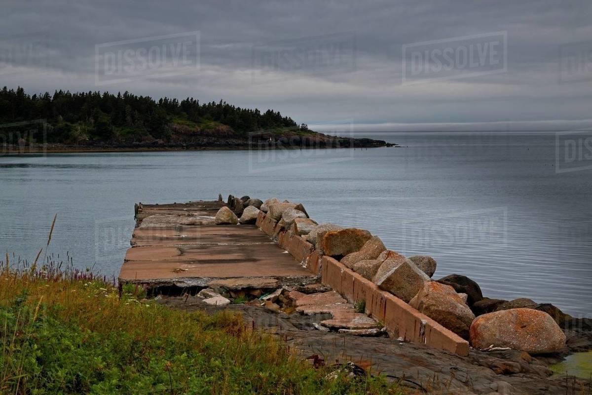 A beautiful view from an old run-down fishing wharf. Sandy Cove, Nova ...
