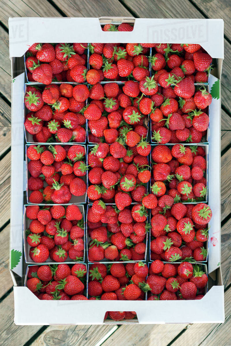 Strawberries in box - Royalty-free Stock Photo | Dissolve