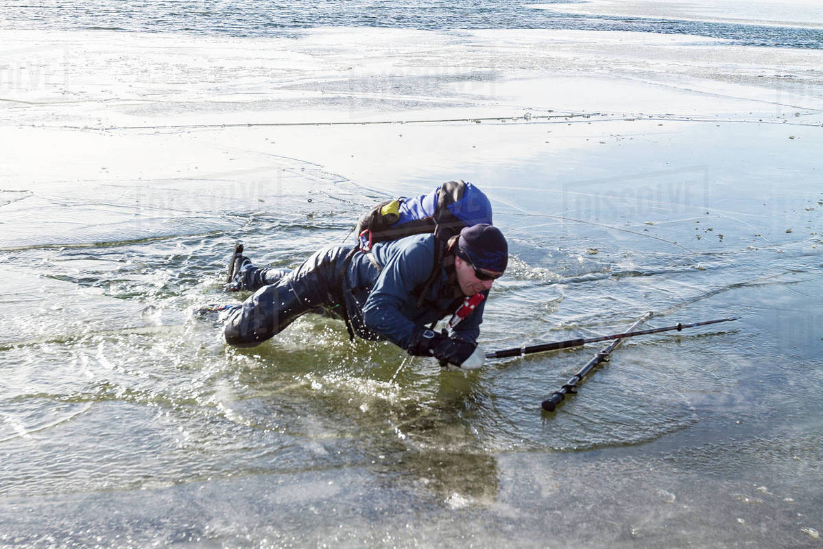 Men long-distance skating - Stock Photo - Dissolve