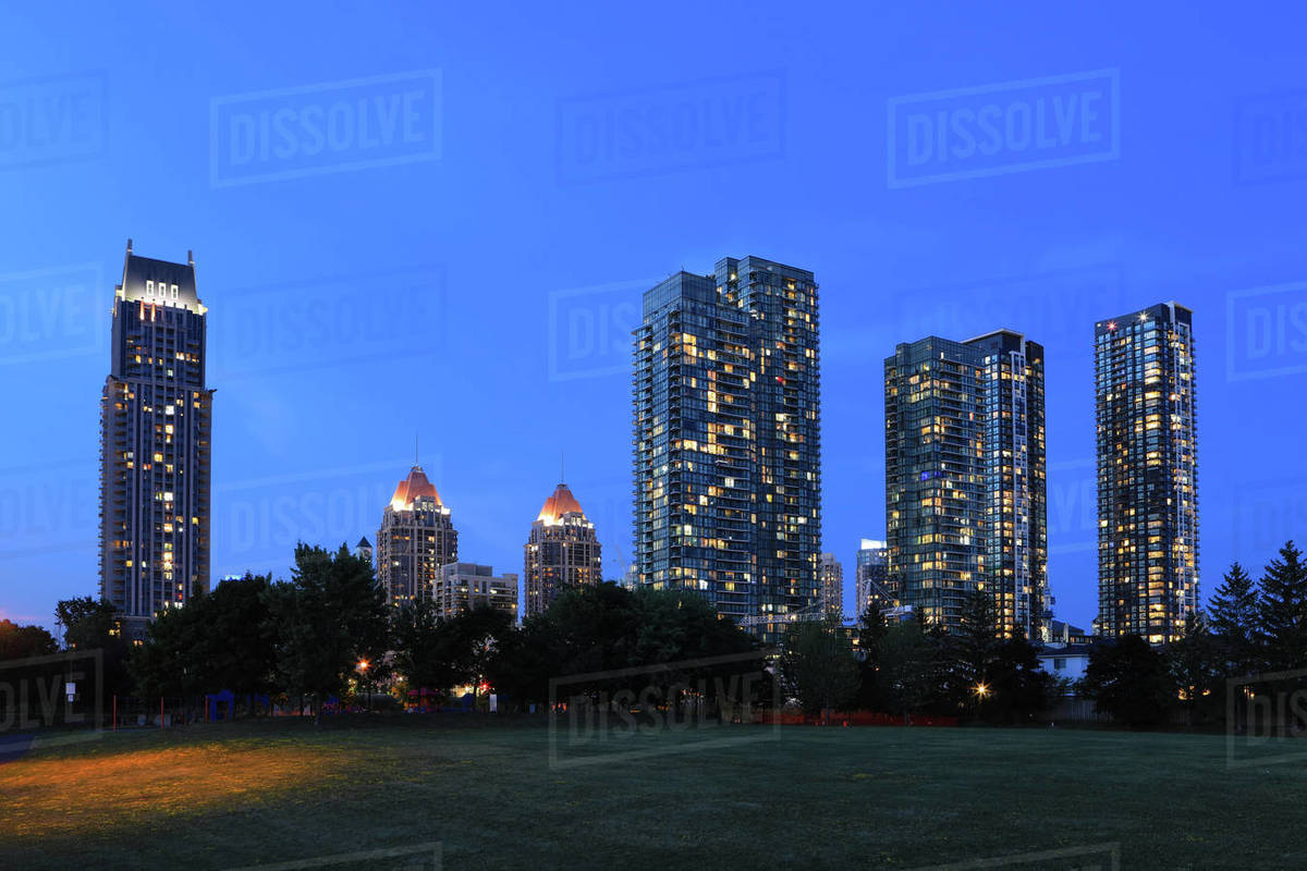 Night view of Mississauga, Ontario skyline - Royalty-free Stock Photo ...
