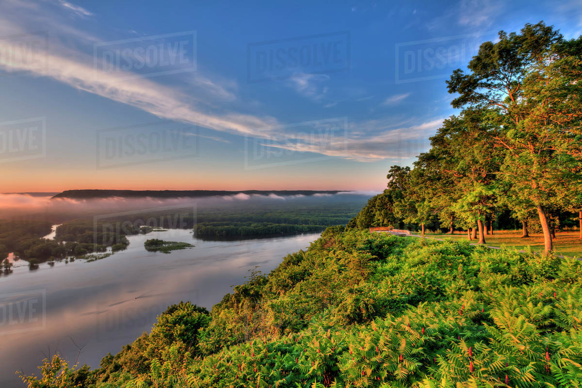Scenic view of the Mississippi River at sunrise from the viewing ...
