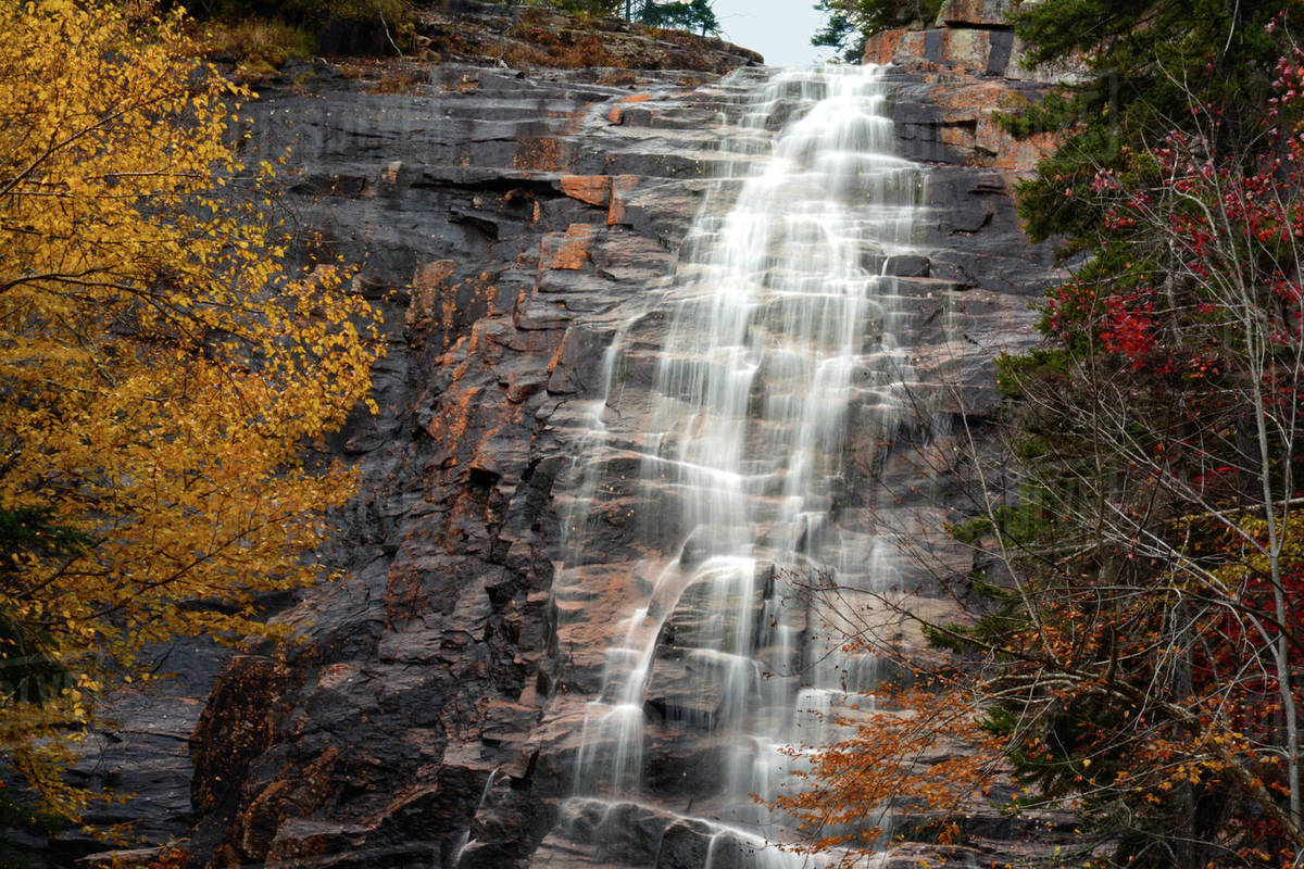 The 140 foot tall Arethusa Falls in the White Mountains of New ...