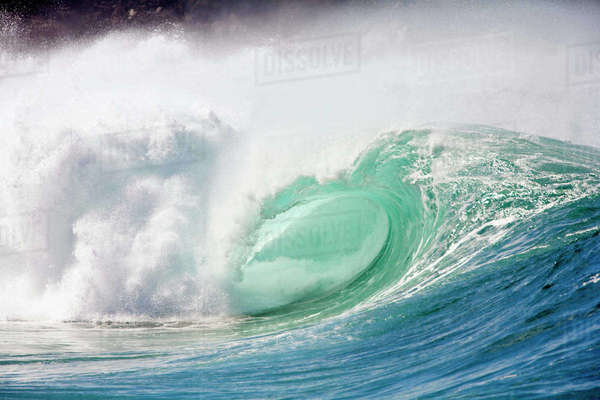 Large winter surf. Waves breaking on the north shore of Oahu at Waimea ...