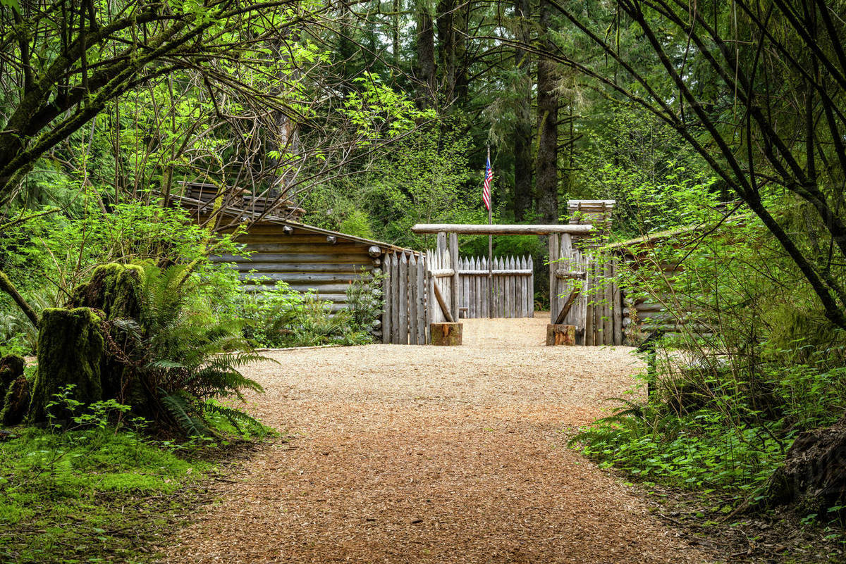 Winter Quarters in Fort Clatsop, attracting visitors who have an ...