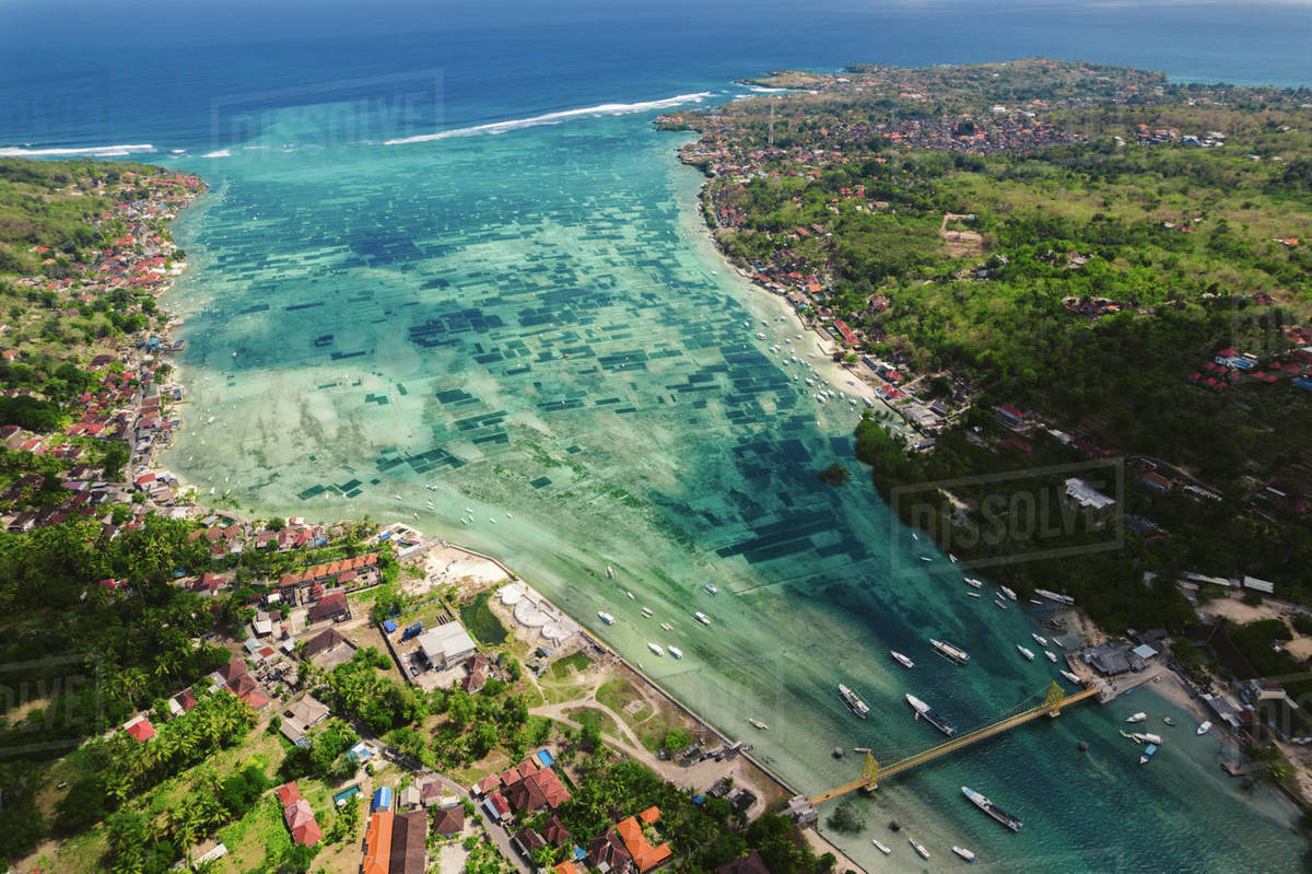 Aerial of the waterway and the iconic Yellow Bridge connecting Nusa ...